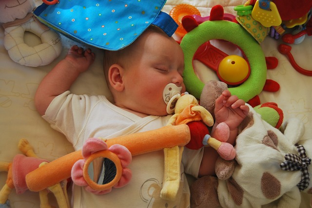 Pacifiers and Teeth Development | Kids Dentist 03784